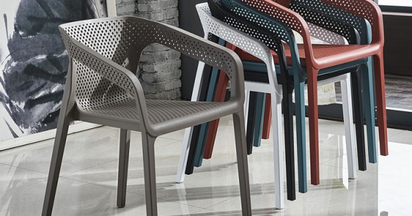 RANDI Chair